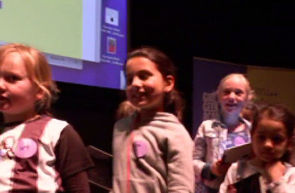 女子极客学院的小小程序员 - ABC News