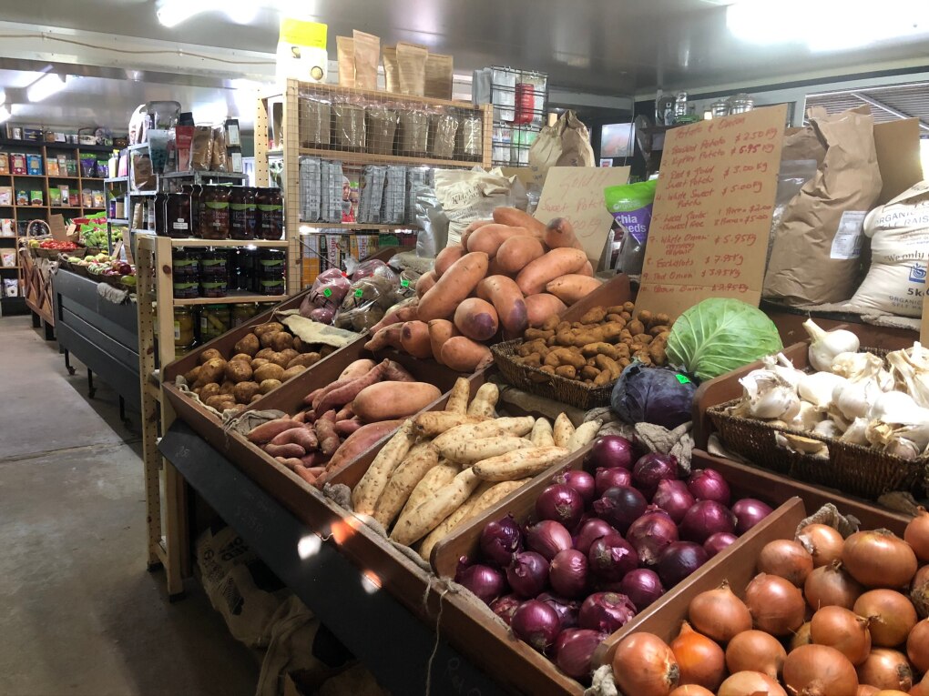 Australian produce only sold at ex-accountant's old-fashioned roadside ...