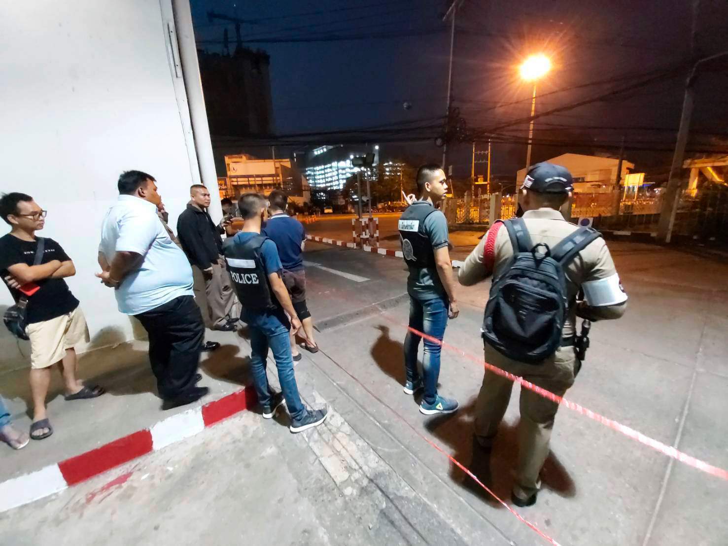 Thailand shooting spree at Terminal 21 Korat shopping centre leaves 26 ...