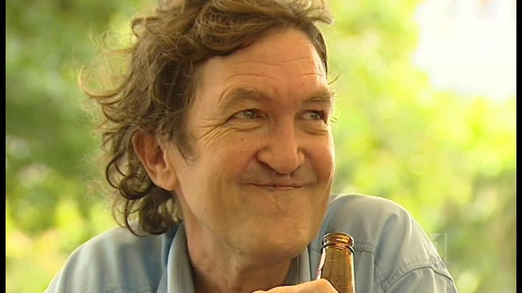 Writer Andrew McMillan dies - ABC News