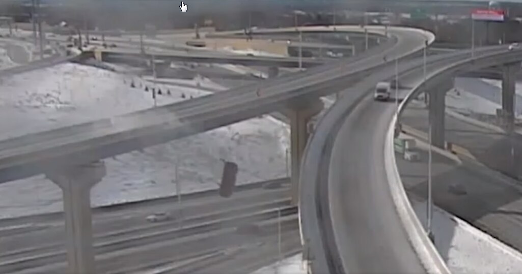Driver hits snowbank on Milwaukee freeway, sending car plummeting 21 ...