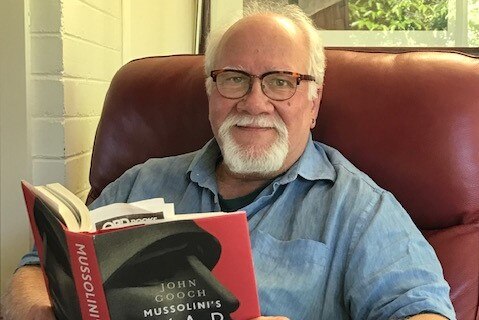 Mr Ellis' American-Australian Story - ABC listen