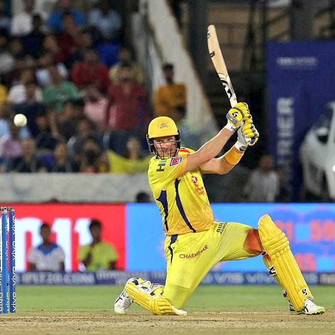 Shane Watson bats with blood-soaked knee as Chennai Super Kings lose ...