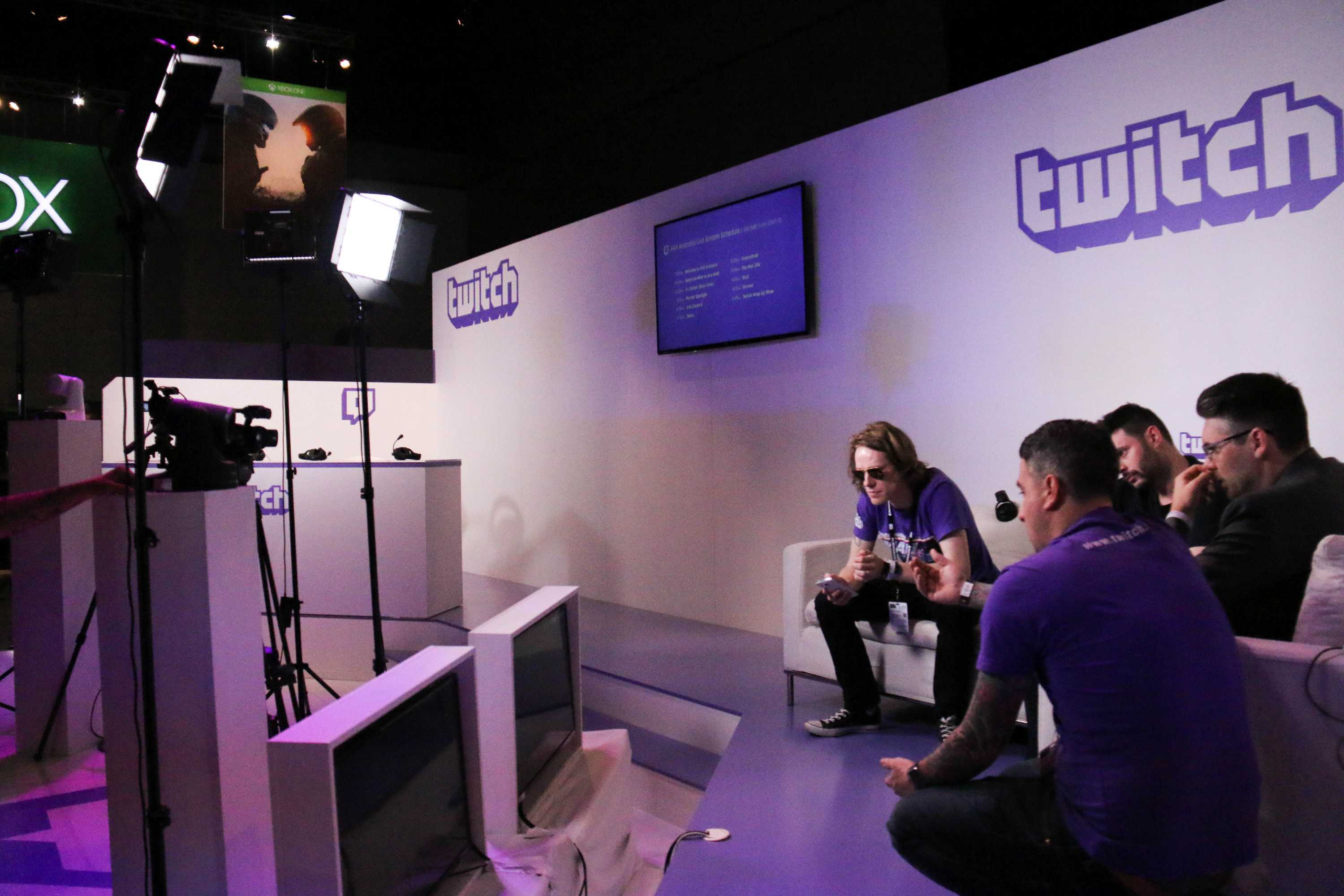 'Terrible' Australian video gamer attracts thousands of fans streaming ...