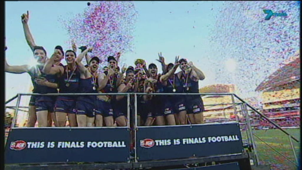 Redlegs claim history in Adelaide Oval thriller - ABC News