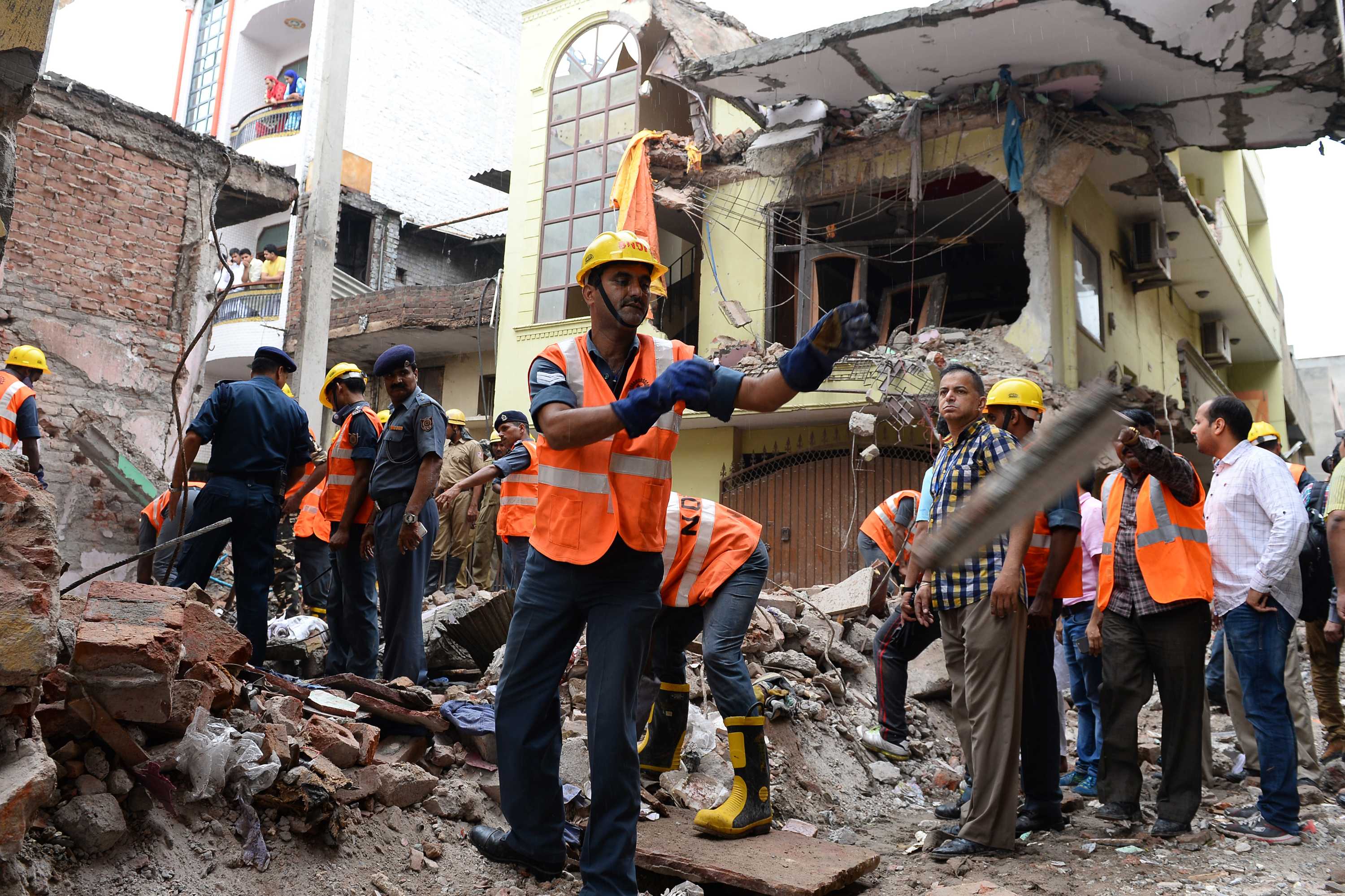 New Delhi building collapse toll rises to five as rescuers pull body of ...