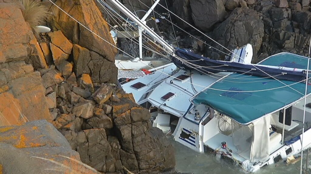 Yacht smashed on rocks by wild weather - ABC News