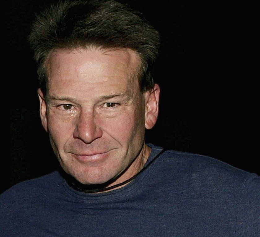 Sam Newman exposes himself on the Footy Show in latest controversial ...