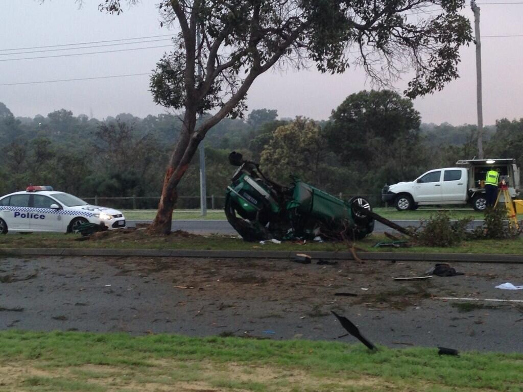 Mirrabooka police chase ends with driver crashing into tree - ABC News