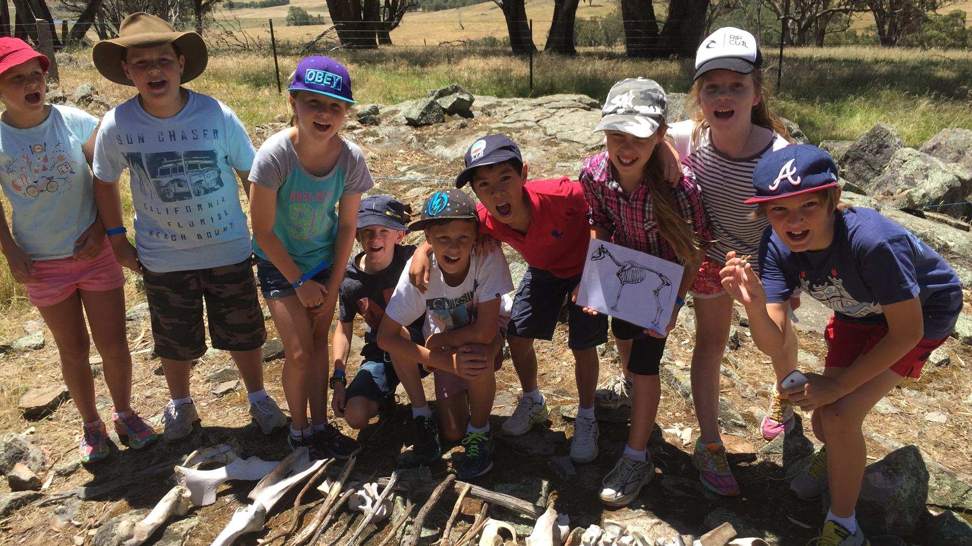 Sydney kids head west to experience country life in Cowra - ABC News