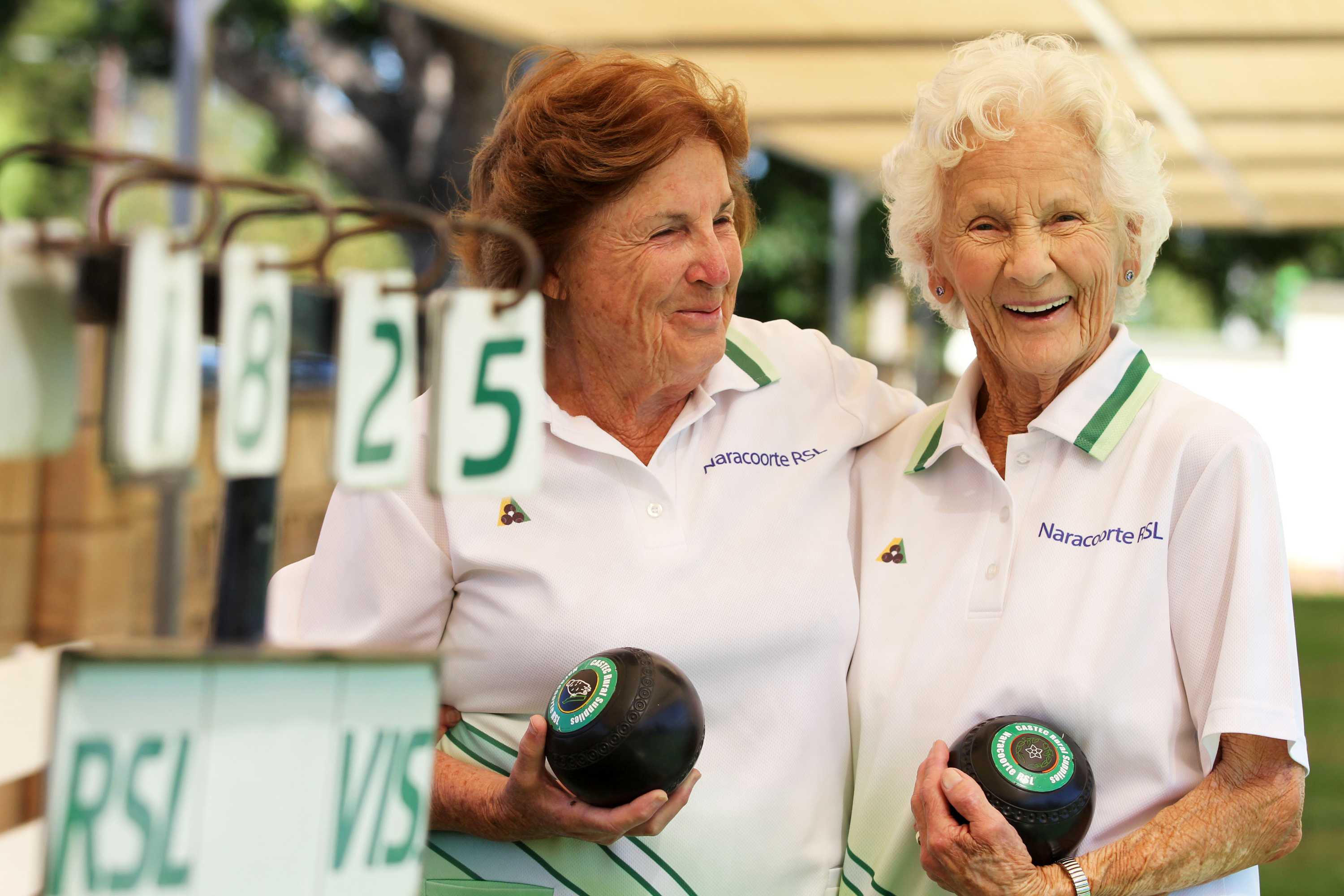 Golden girl Daisy is still bowling them over at 91 - ABC News