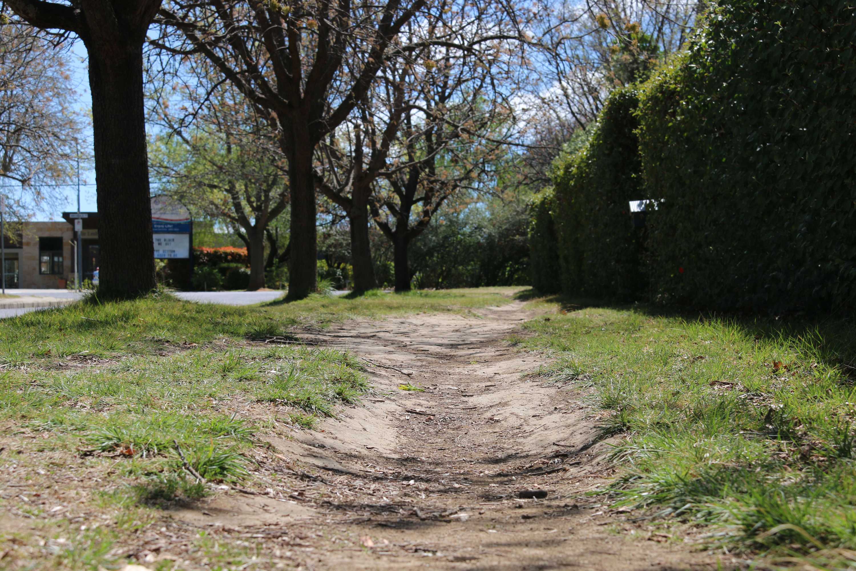 Why are there several areas of Canberra that don't have footpaths ...