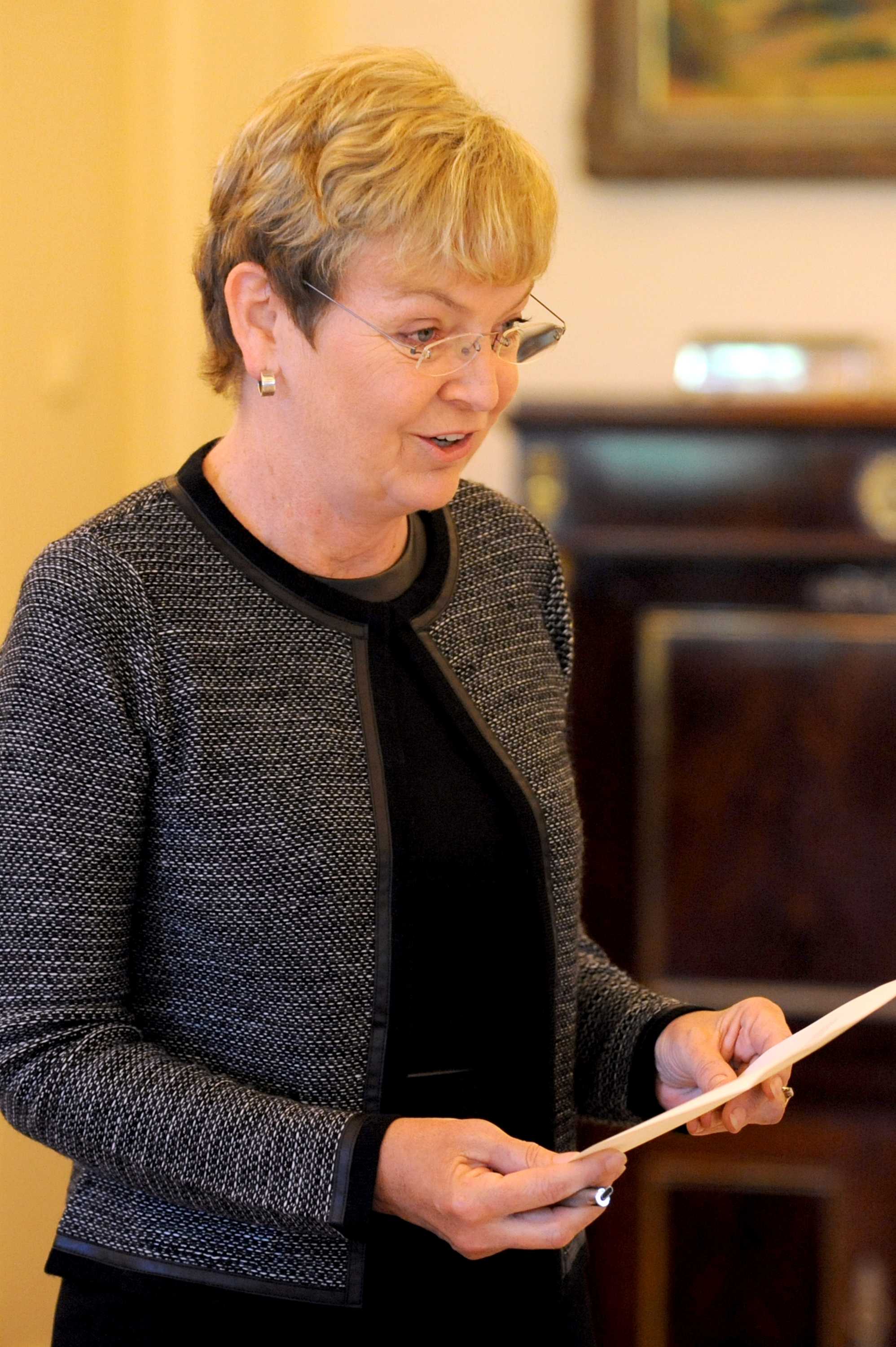 Welfare advocates back budget super cuts - ABC News