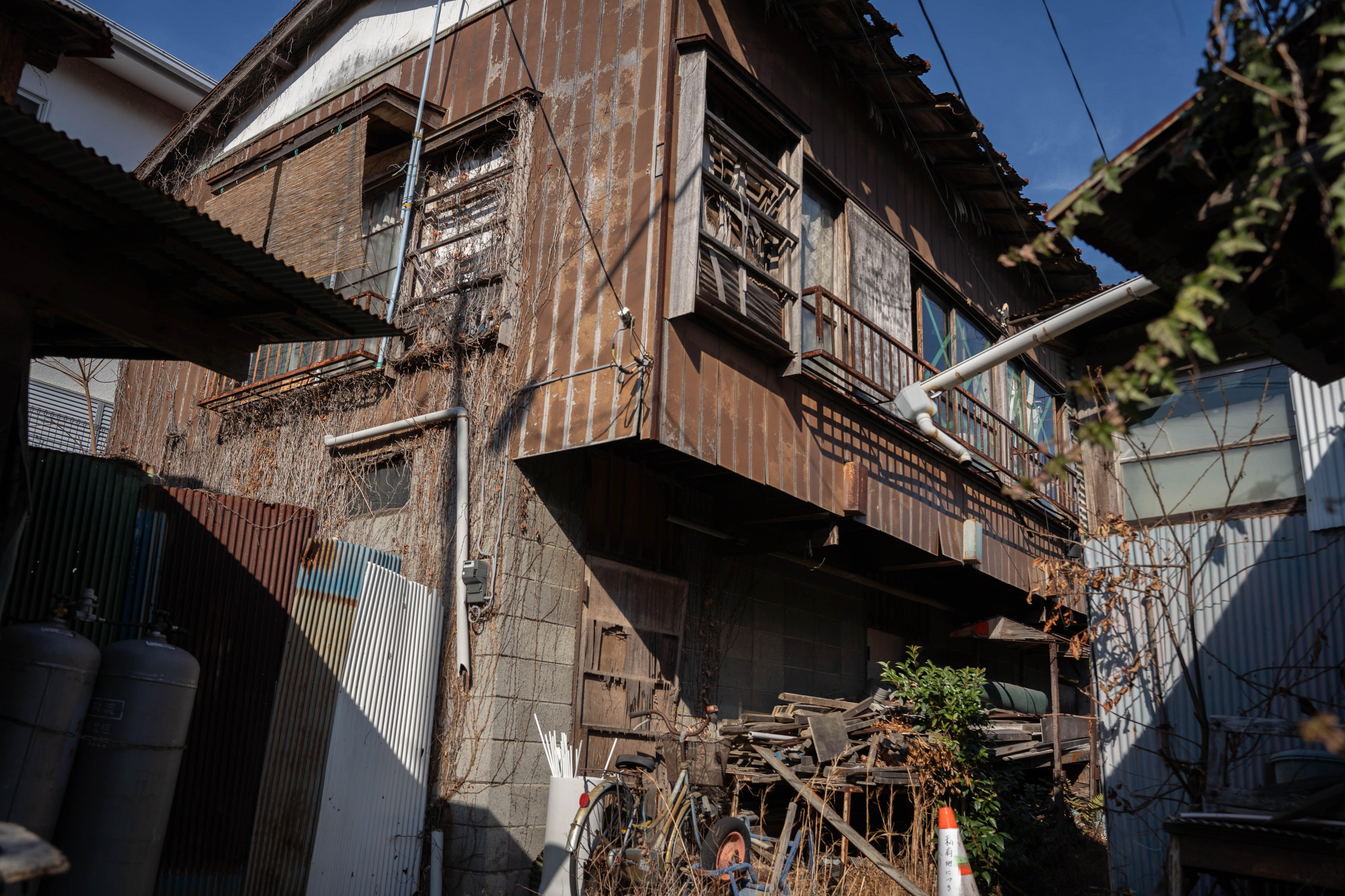 Japan's most-wanted fugitive, Satoshi Kirishima, was on the run for ...