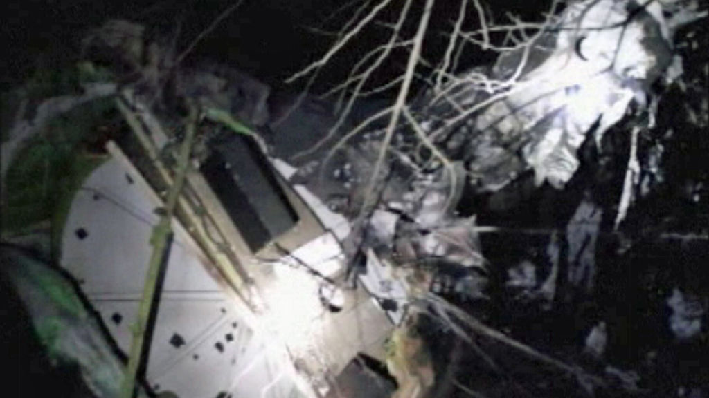 Rescue workers search through wreckage of Pakistan plane crash - ABC News