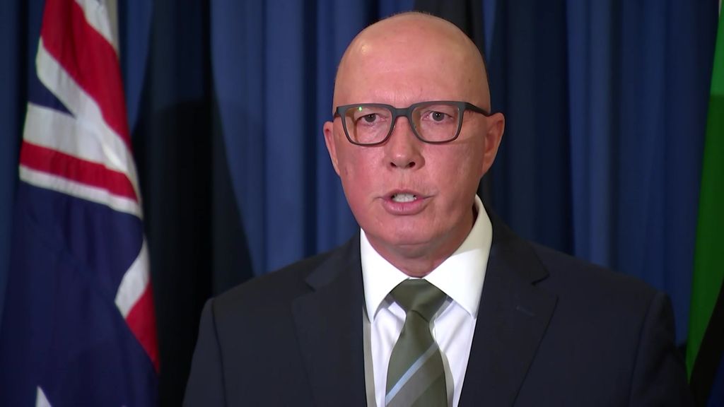 Veteran Liberal MP Russell Broadbent backflips on Yes vote in Voice to ...