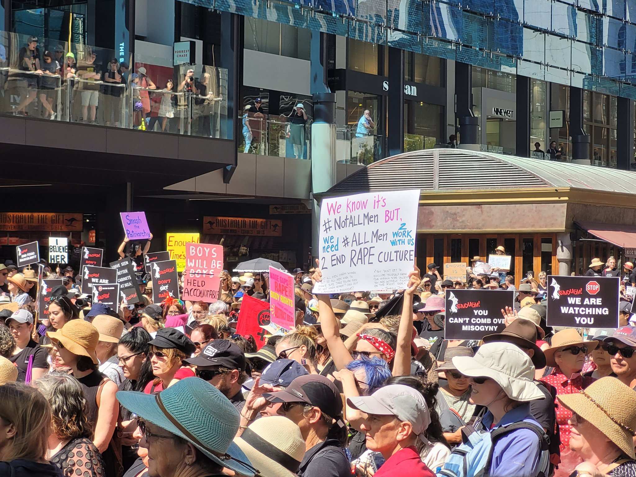 Government MP breaks ranks to advocate for a Porter inquiry - ABC Radio