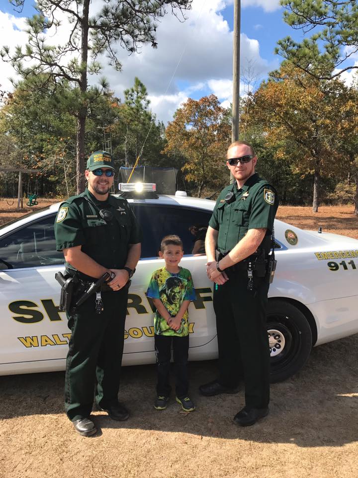 Five-year-old calls 911 to invite Florida police officers for ...