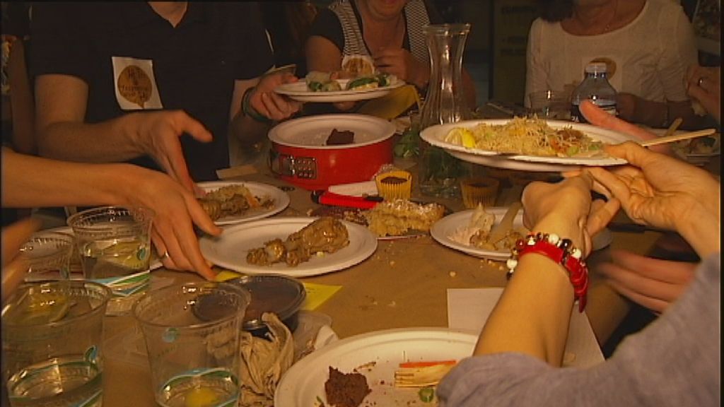 Successful welcome dinner for refugees spreads to other cities - ABC News