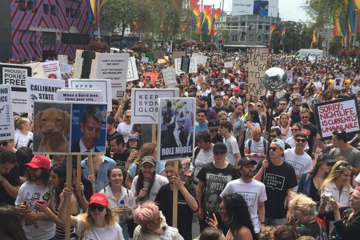 Anti-lockout rally shut down: do you have the right to protest? - triple j