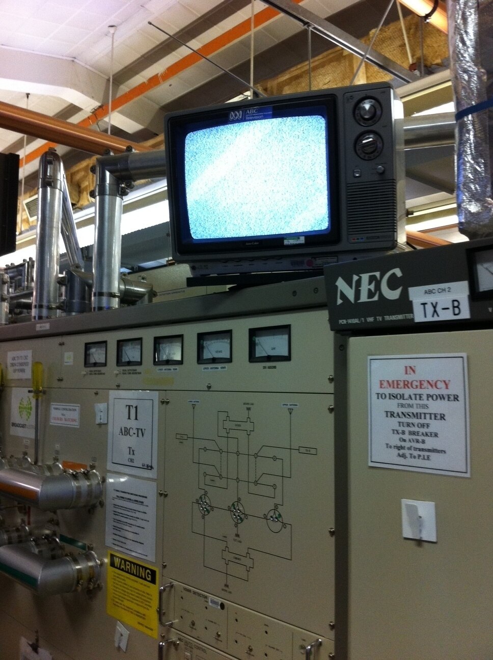 Television switches to digital from analogue - ABC News