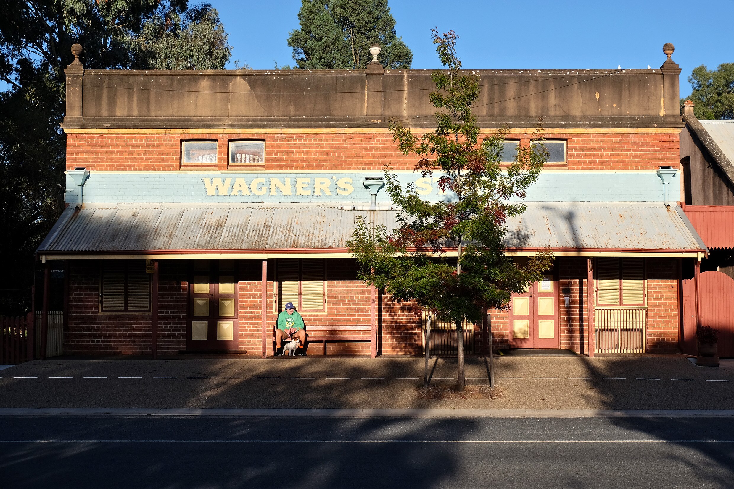 As rural Australia's doctor shortage bites, an 'unusual' GP in Jindera ...