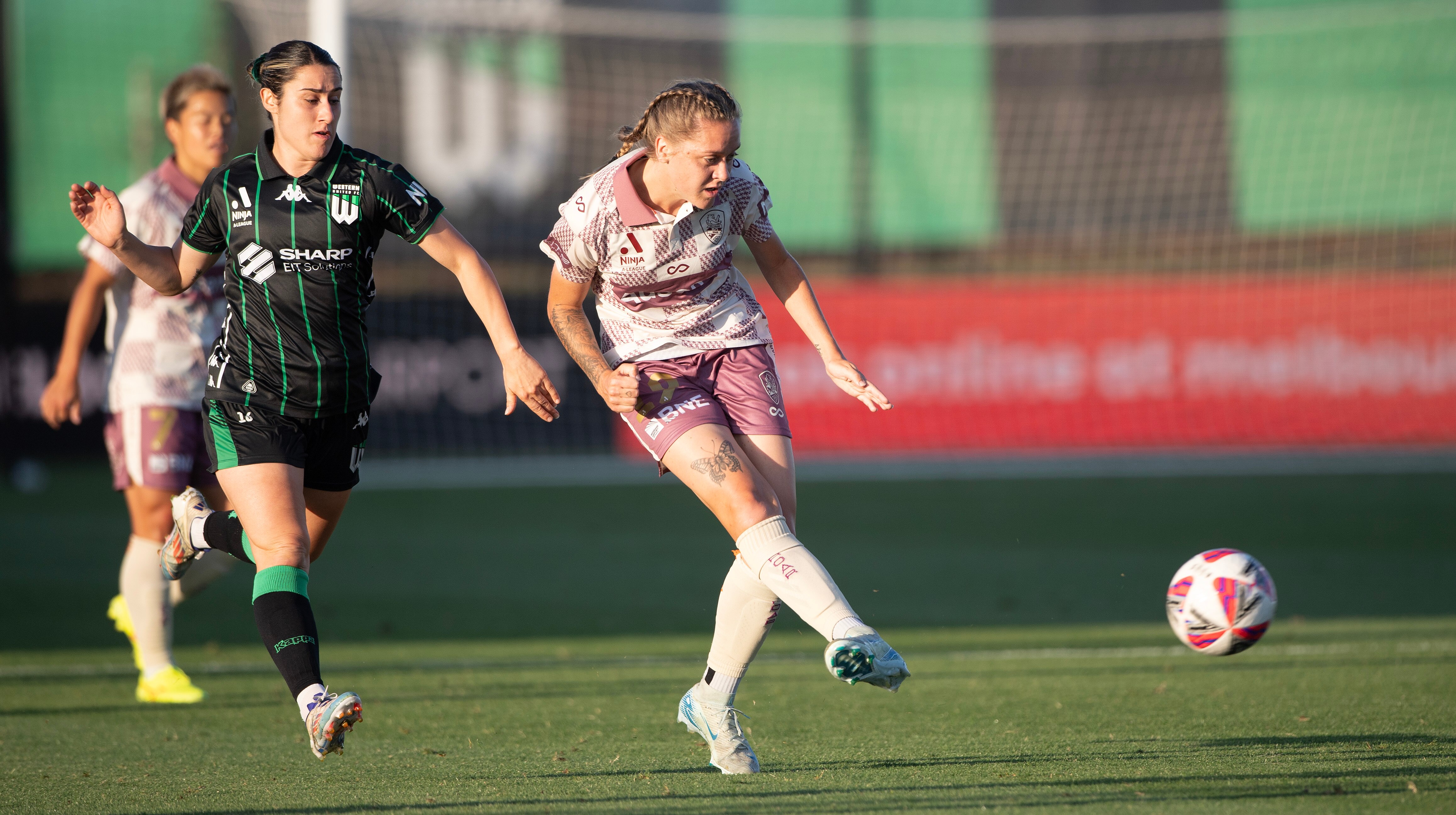 Snowboard star Valentino Guseli injures ACL and Scotty James wins ...