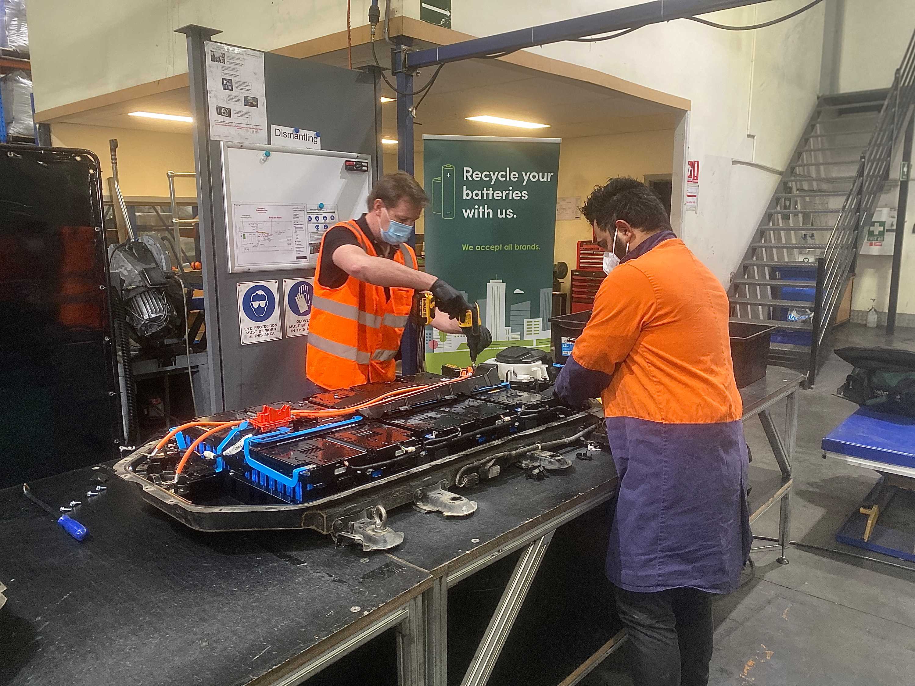 Electric cars and home batteries are already posing a waste problem in ...