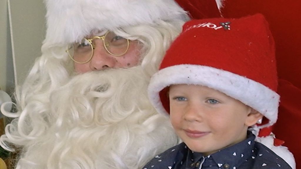 Santa is now fluent in sign language - ABC News