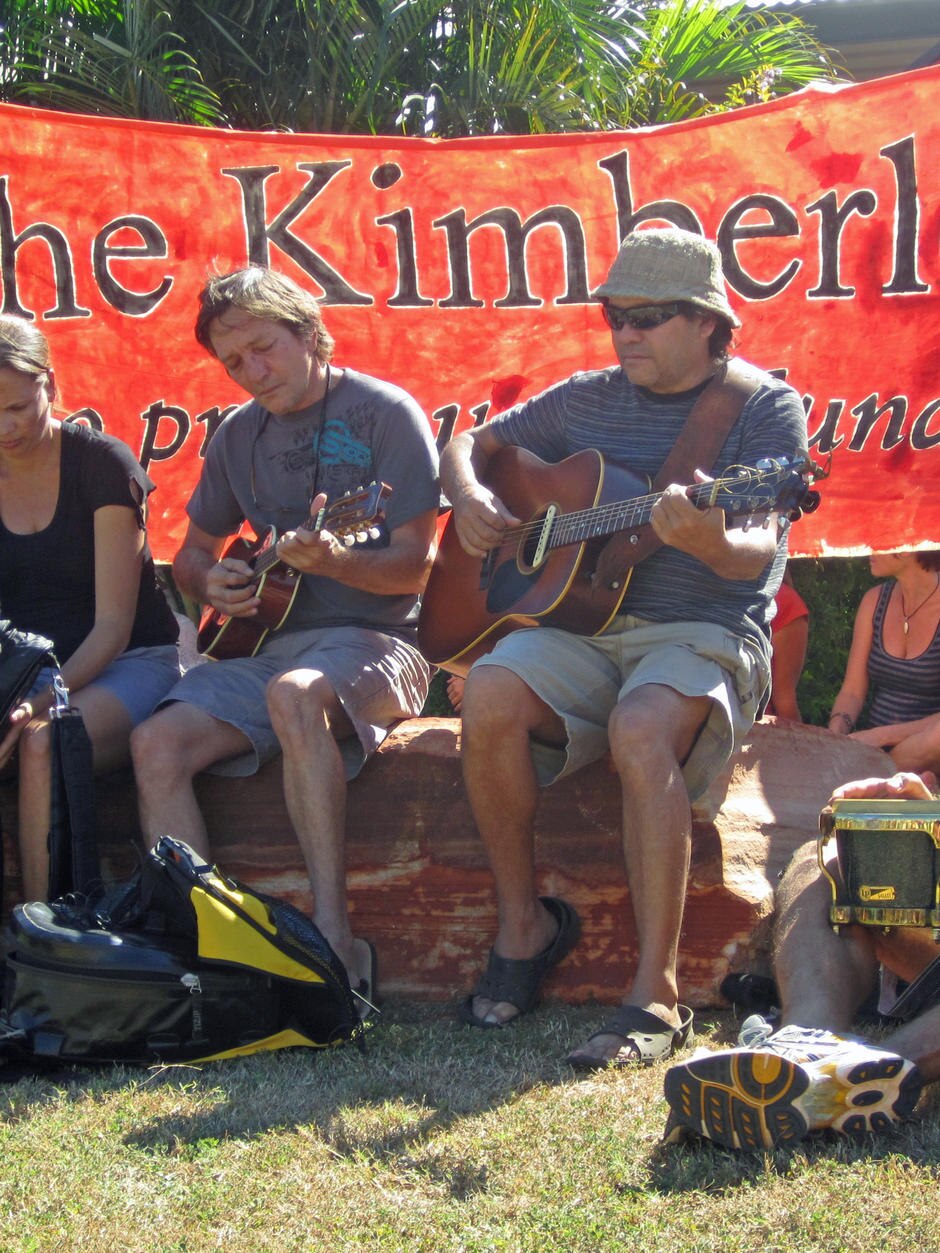 Musical protest against Woodside's gas hub - ABC News