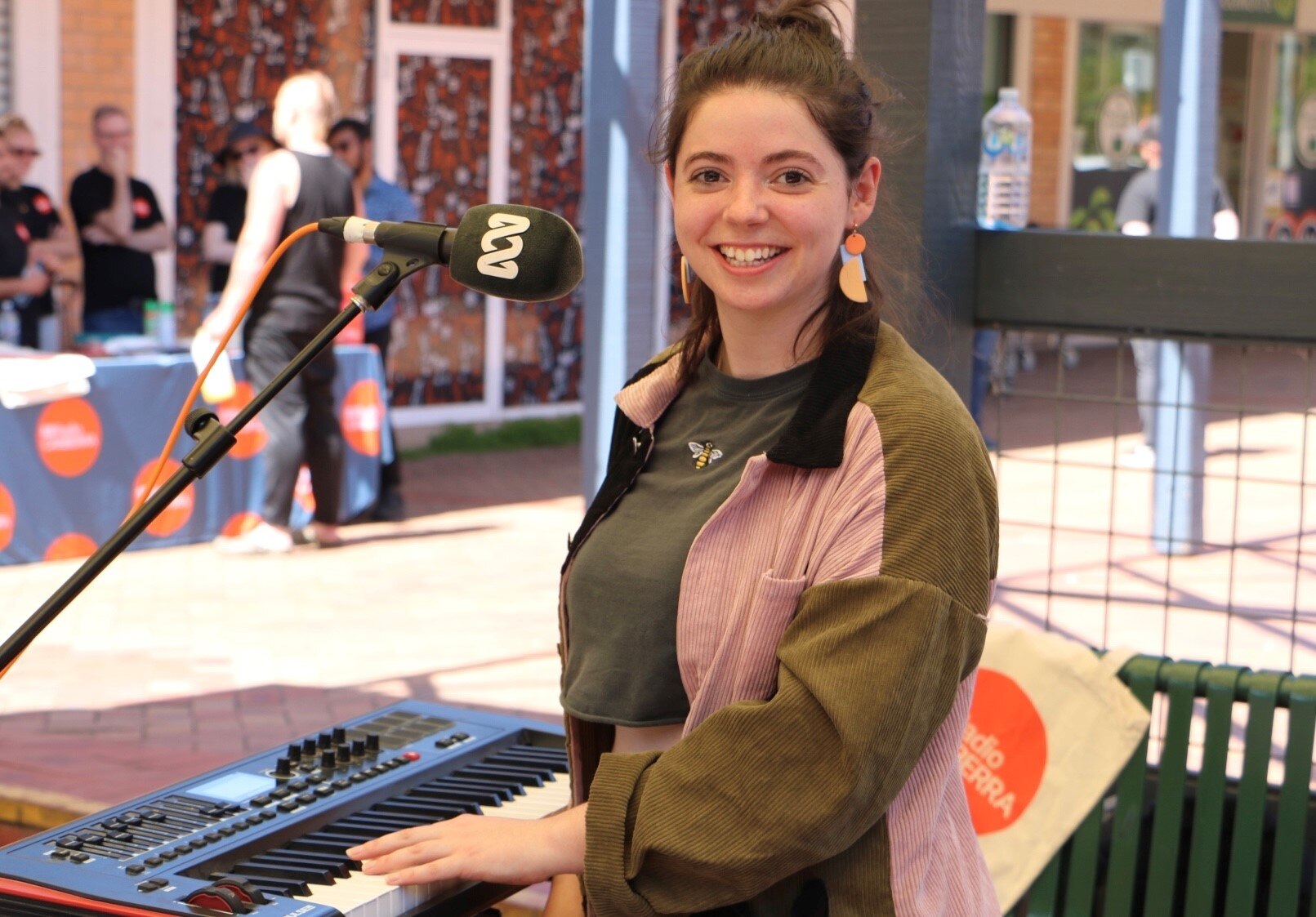 Enjoy a laugh with Belconnen singer-songwriter Laura Johnston - ABC listen