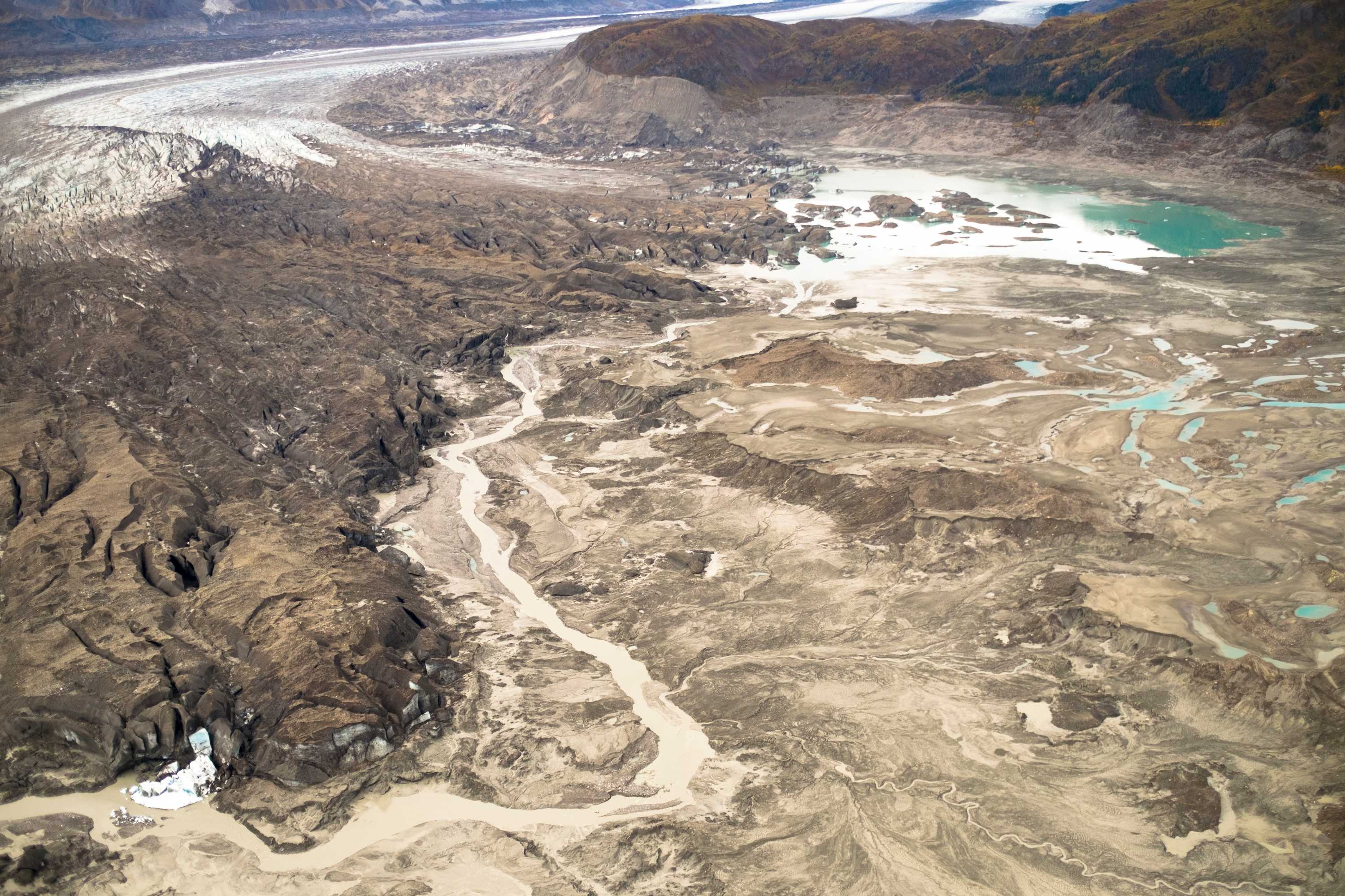Abrupt glacier melt causes Canadian river to vanish in four days - ABC News