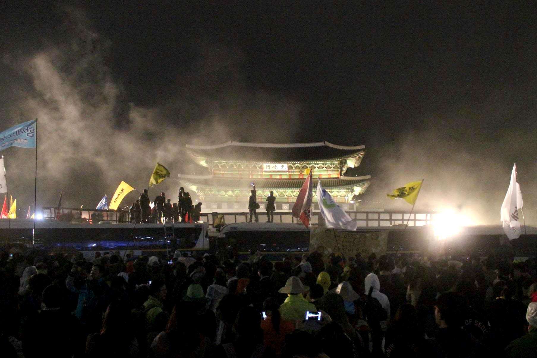 Sewol ferry disaster protesters clash with South Korean police over ...