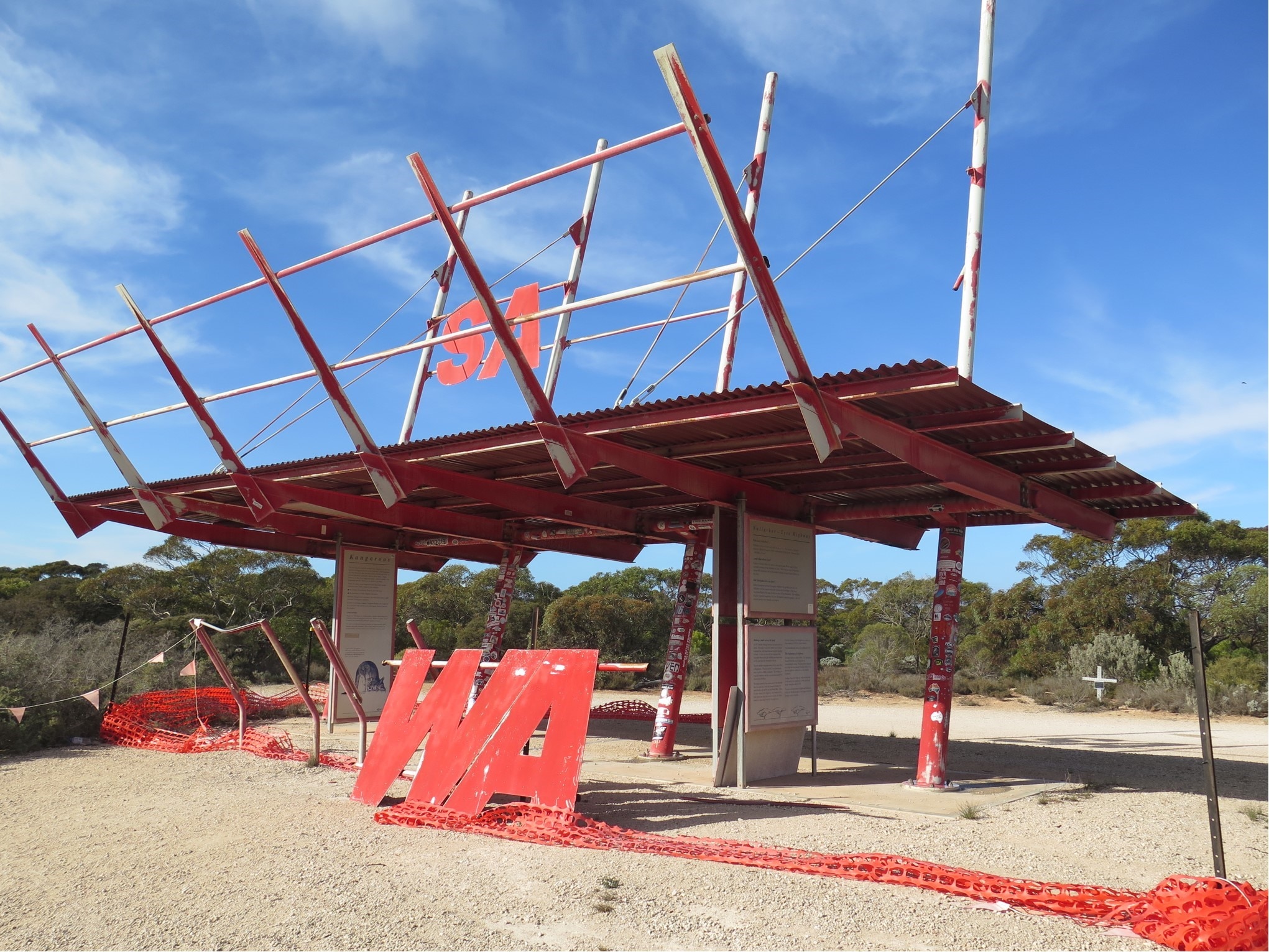 Signage at WA/SA border could cost $150,000 to fix, only no-one knows ...