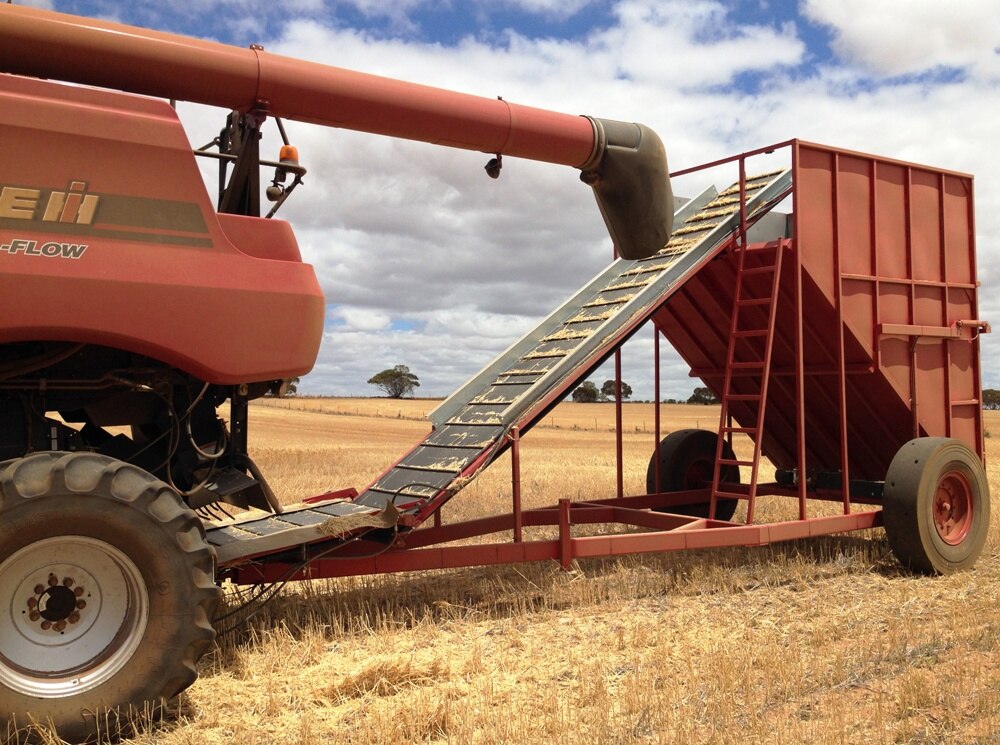 Chaff cart trialled in northern Mallee - ABC News
