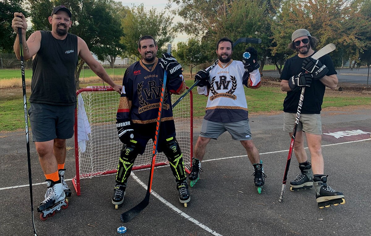 Albury-Wodonga's Border Benchwarmers travel hundreds of kilometres to play inline hockey - ABC News