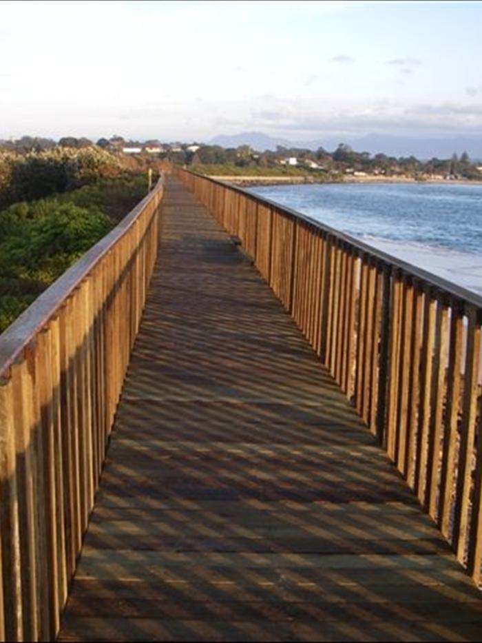 Urunga's boardwalk extension complete - ABC News