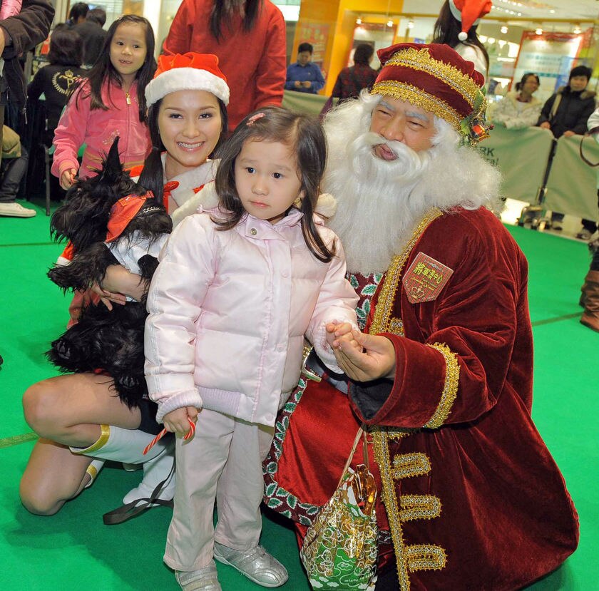 World's best weaves Santa magic - ABC News