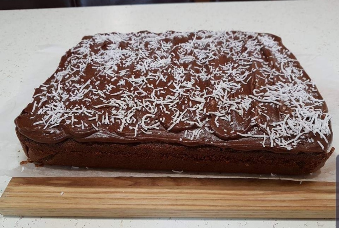 Ridiculously large chocolate cake - ABC Everyday