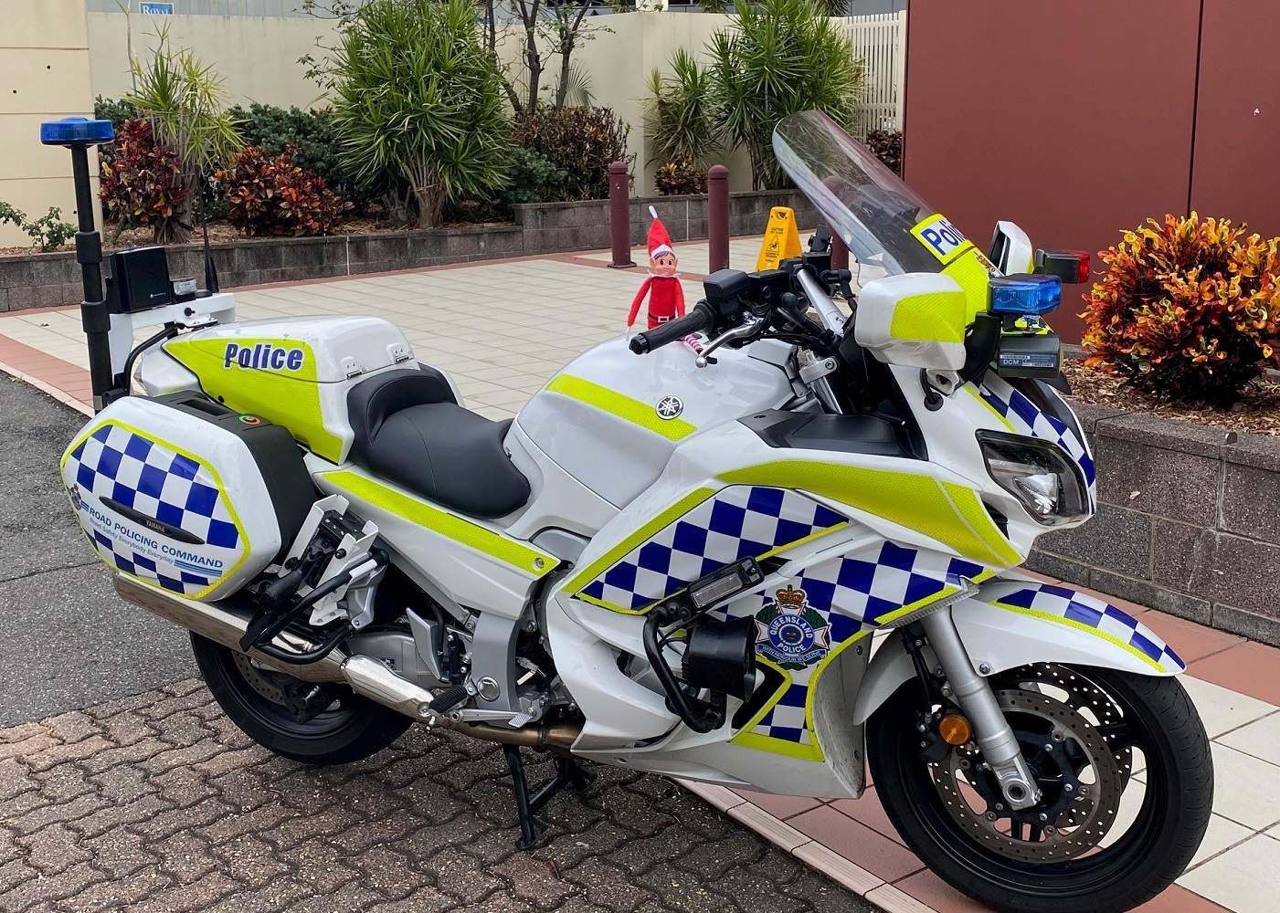 Elf on the Shelf helps Rockhampton police spread Christmas safety ...