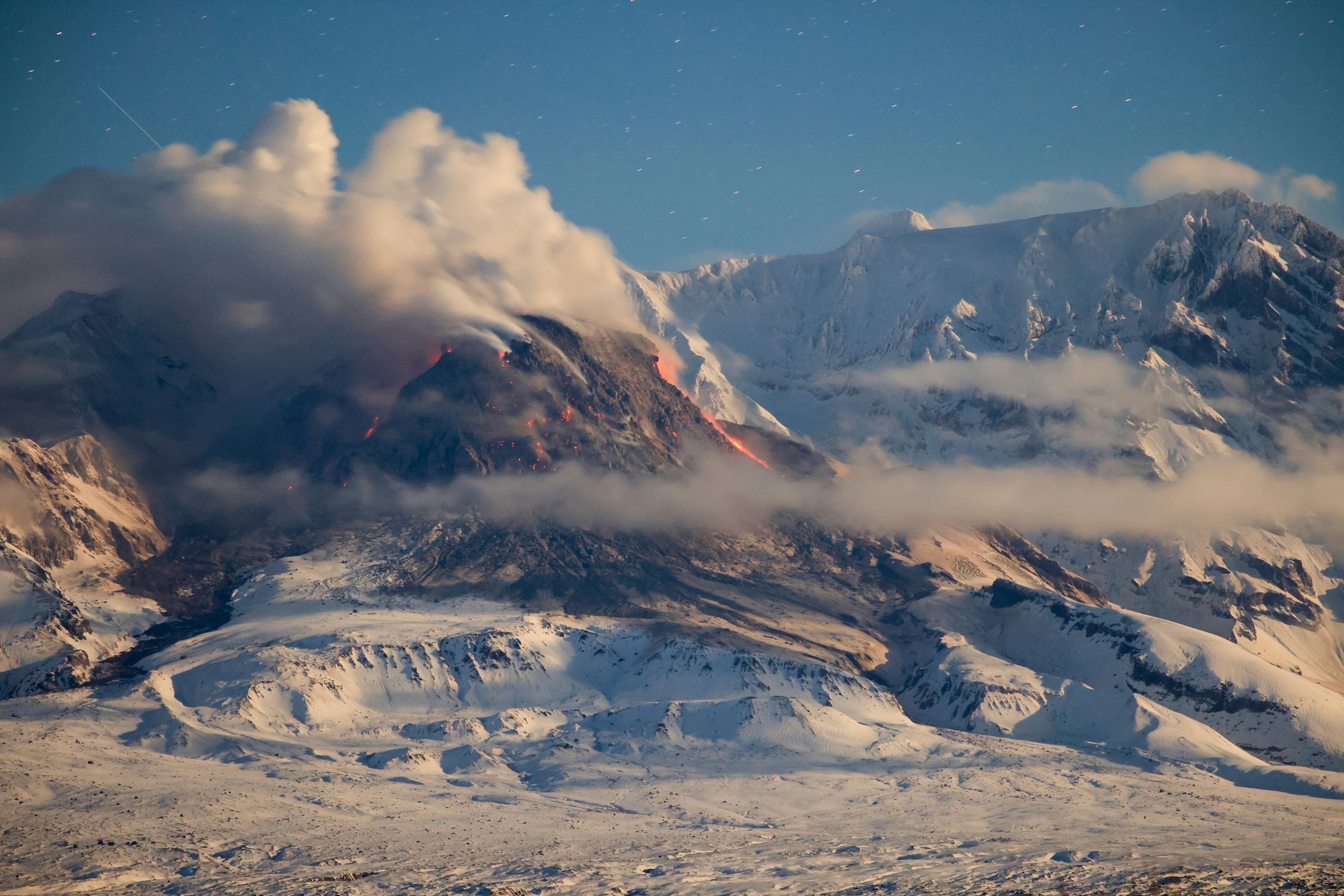 Shiveluch volcano in far-eastern Russia spews 10-kilometre-high ash ...