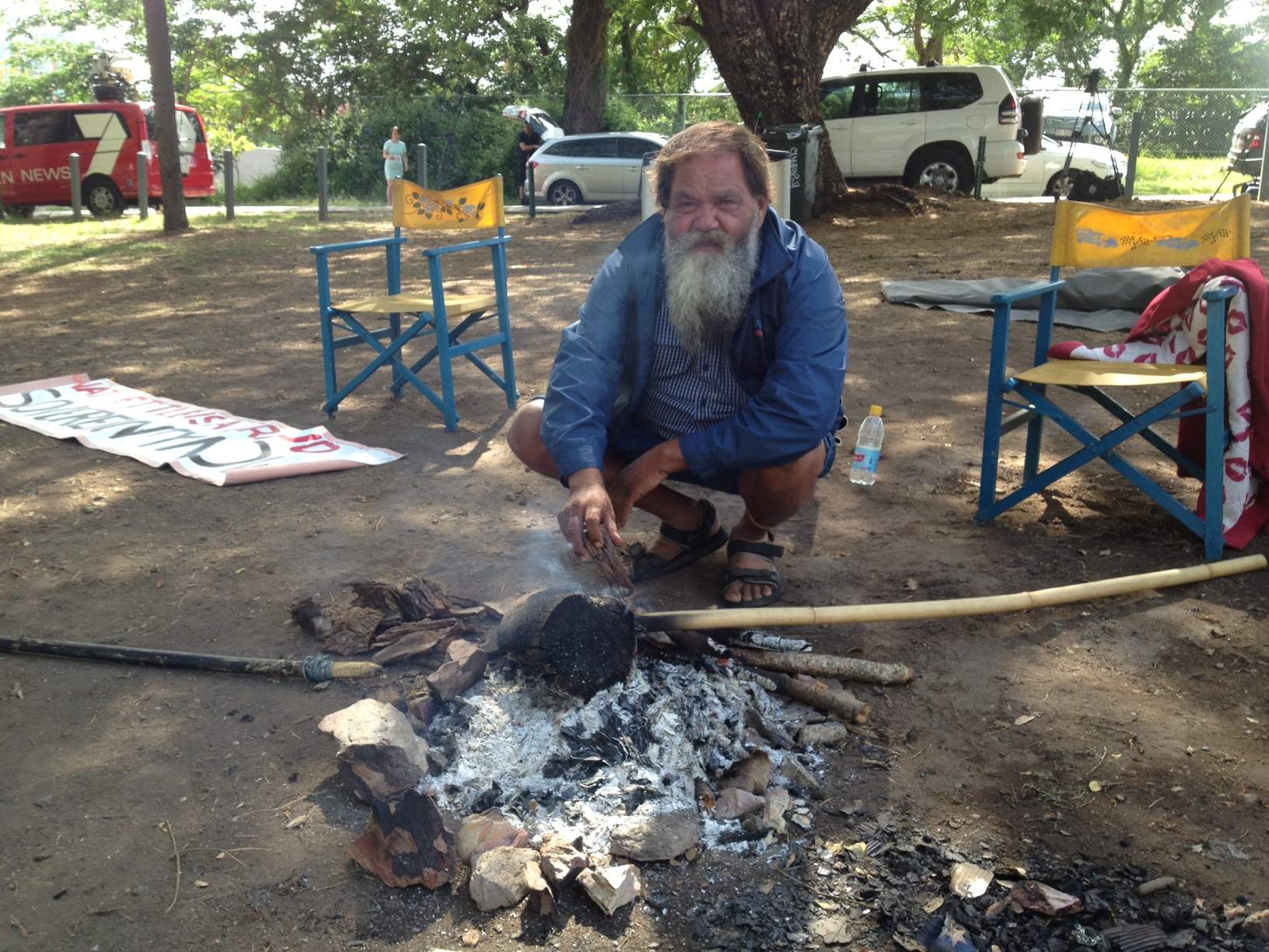 Police arrest Brisbane tent embassy supporters - ABC News