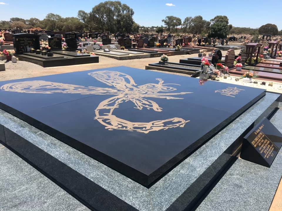 Pro Hart's grave vandalised, shocking Broken Hill community and ...