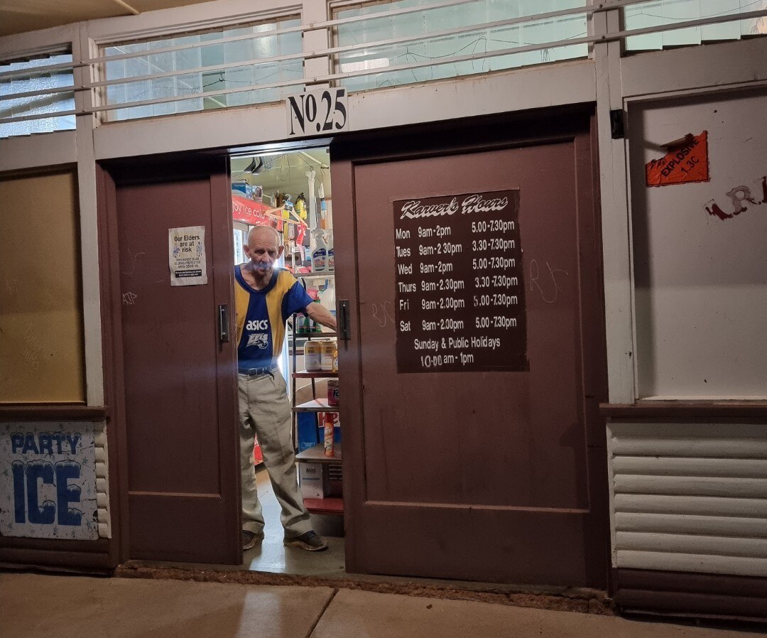 Owners of Cunnamulla's Rosslyn Café retire after 56 years behind the ...