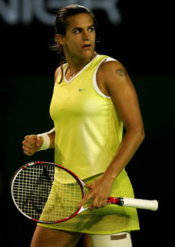 Mauresmo through after second set tussle - ABC News