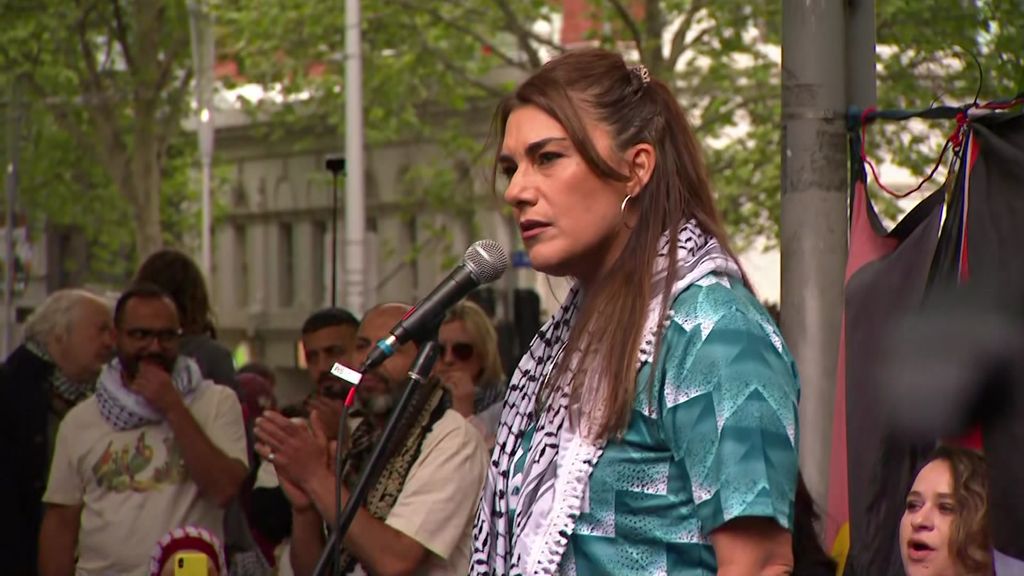 Key witness in stabbing deaths of two men Candice Locke breaks down ...