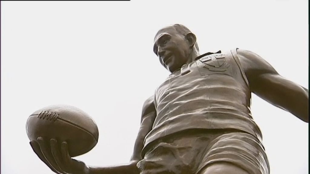 Hundreds gather to honour Darrel Baldock - ABC News