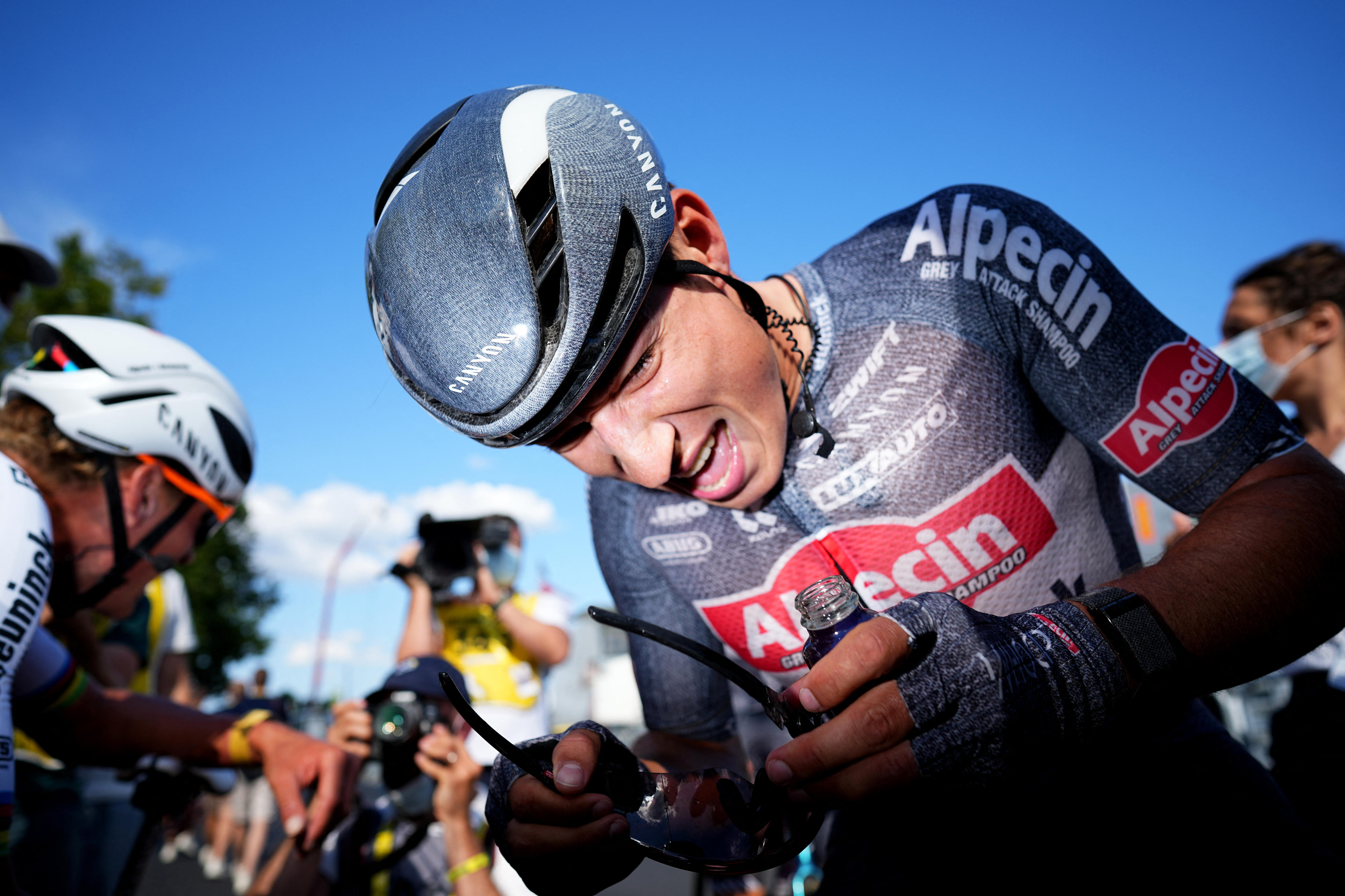 Jasper Philipsen wins stage 16 of Tour de France while Tadej Pogačar ...