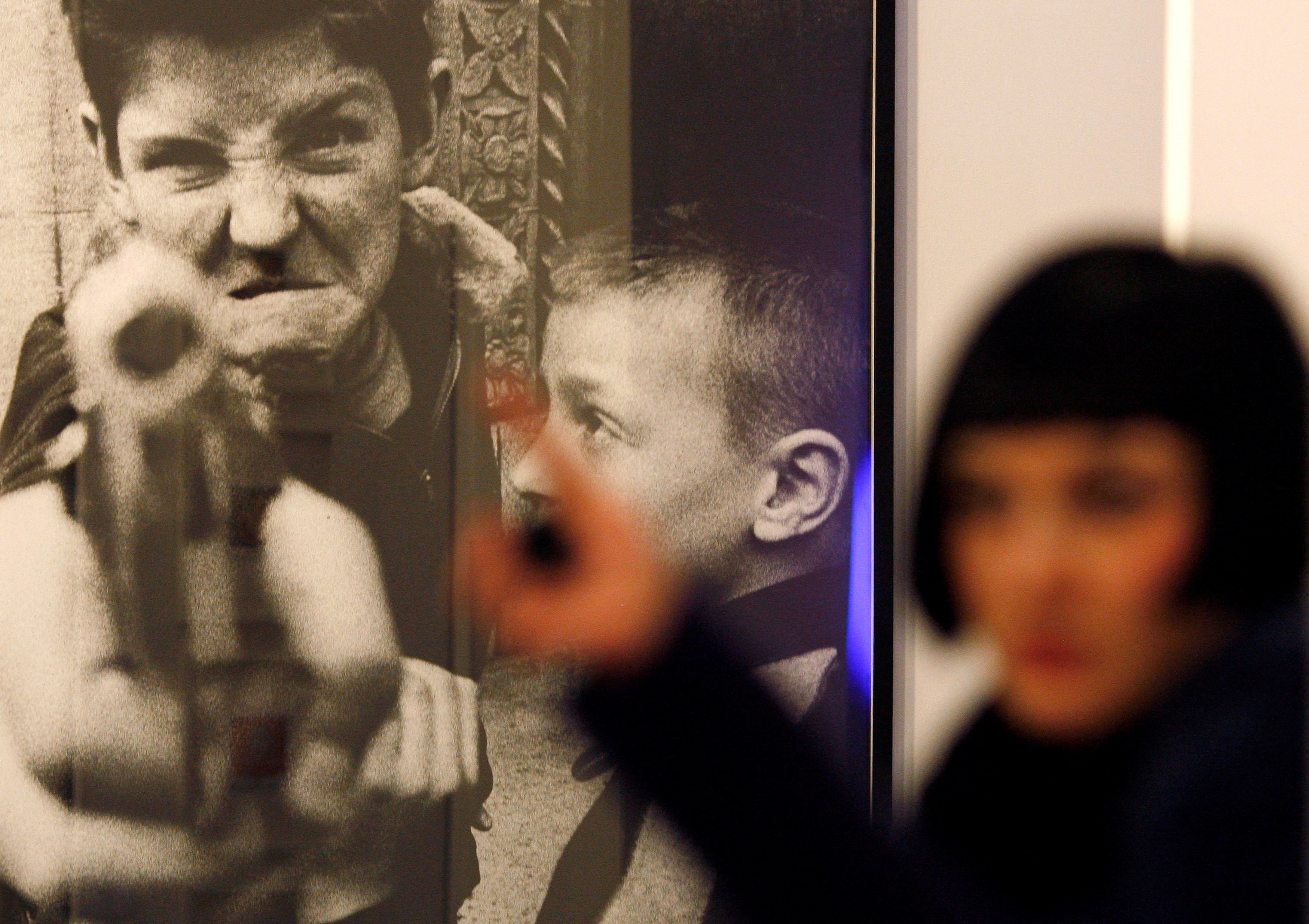 American photographer William Klein, who strongly influenced fashion ...