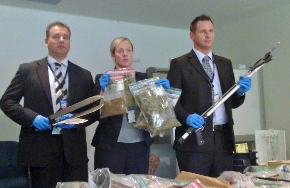 Twelve arrested in Perth drugs bust - ABC News
